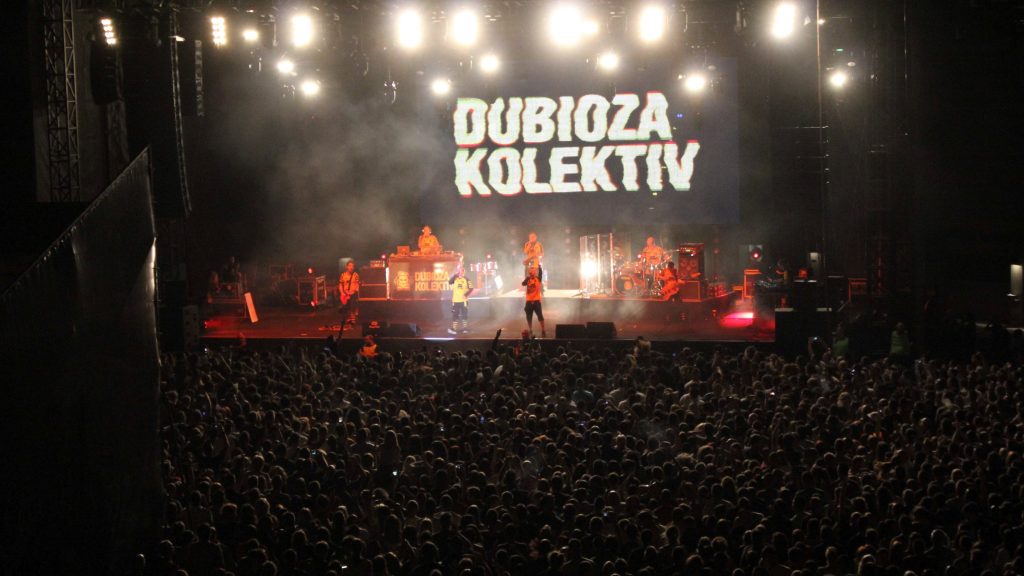 Dubioza kolektiv "zatresla" Tašmajdan - Scena - Dnevni list Danas