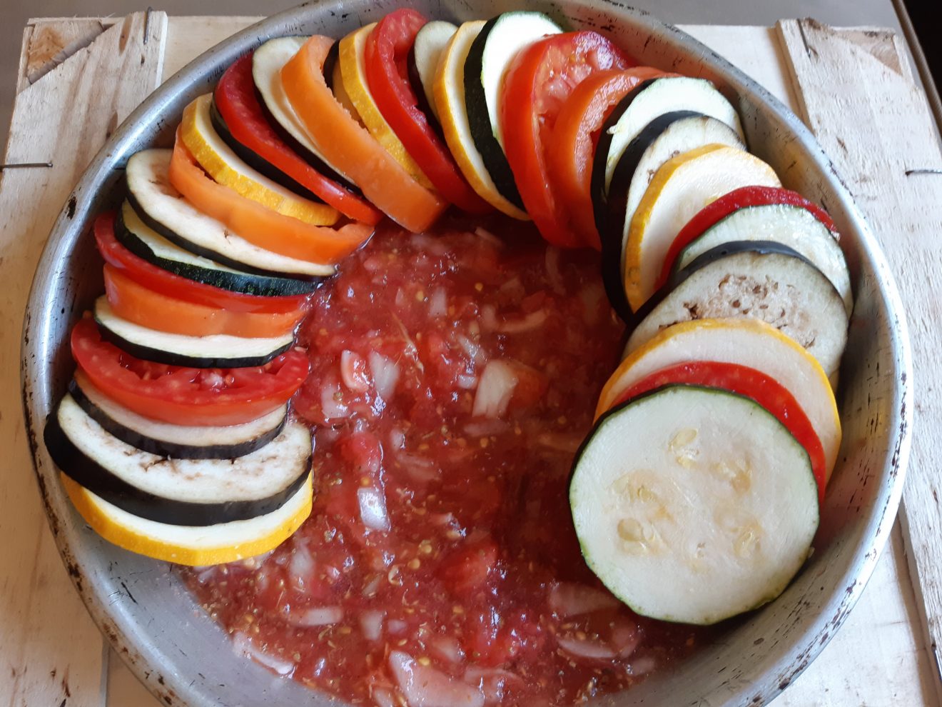 Ratatuj (Ratatouille)- Vatromet iz rerne (Recept) - Recepti - Dnevni ...