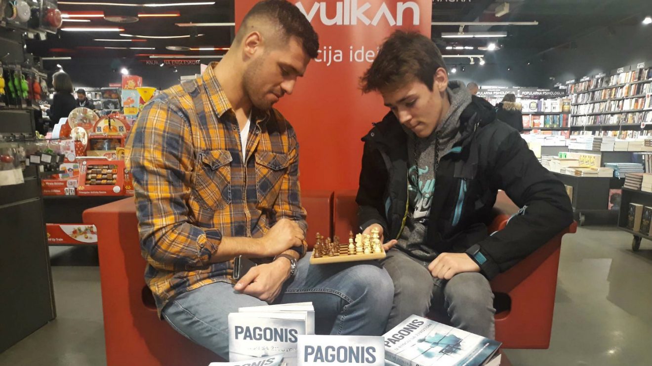 Desetostruki prvak sveta u kik boksu Nenad Pagonis predstavio svoju ...