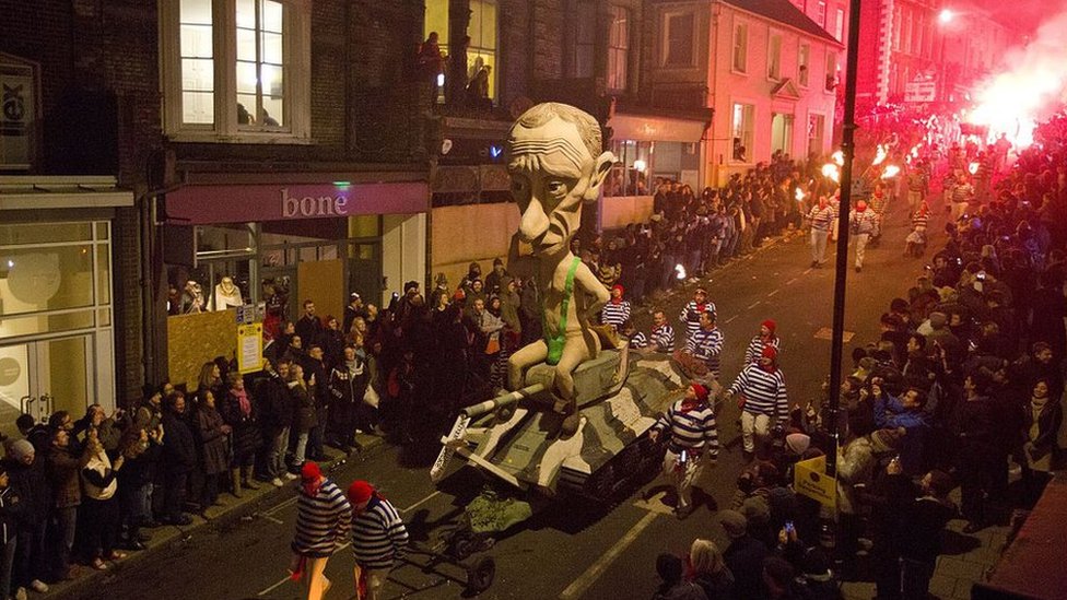 Gaj Foks, 5. novembar i Barutna zavera: Ko je lik sa najpoznatije maske ...