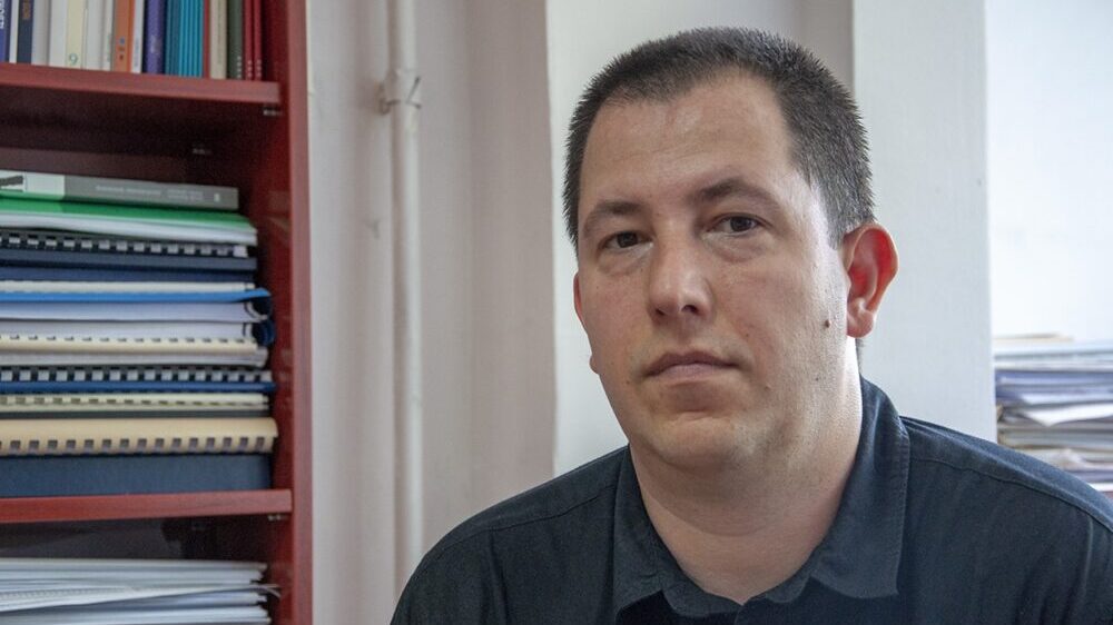 Spasojević: SPS će se teško izvući iz zagrljaja SNS-a ako zajedno izađu ...