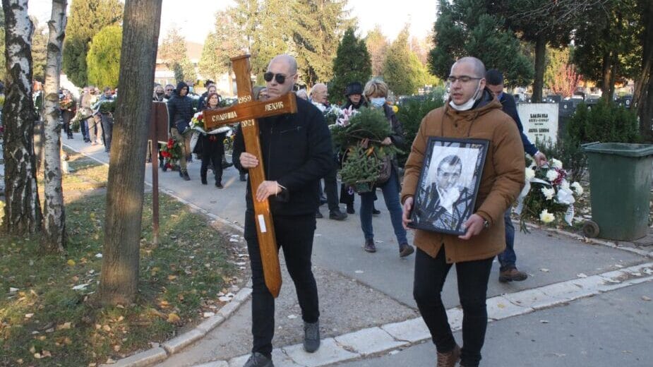 Sahranjen Slaviša Lekić - Društvo - Dnevni list Danas