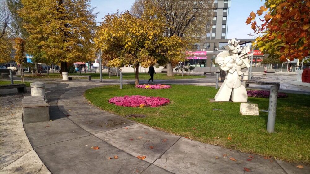 Grad Pirot na aukciji kupio kompleks hotela "Stadion" i umetnička dela ...
