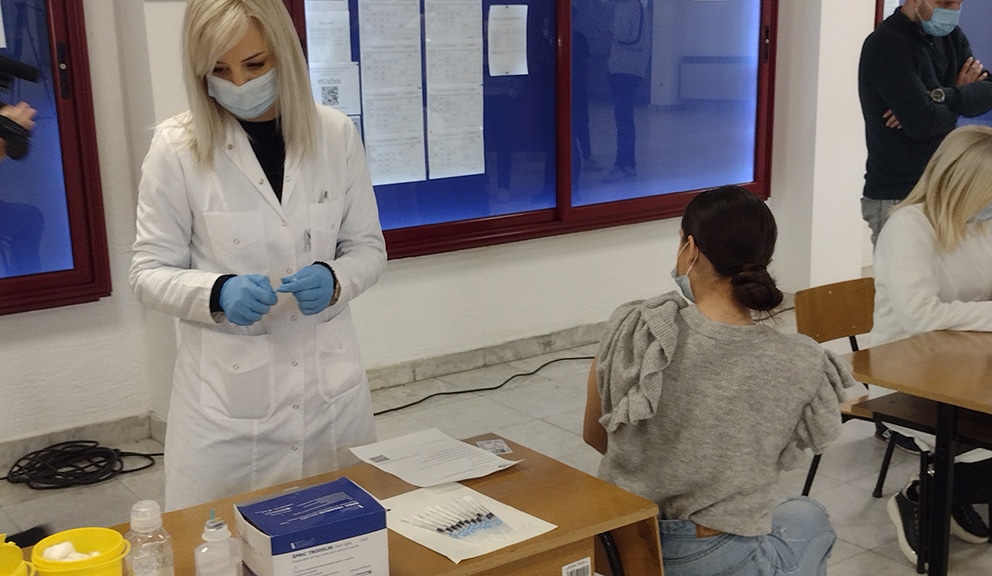 Istraživanje o efikasnosti vakcina protiv korona virusa u 14 gradova u Srbiji - Društvo - Dnevni ...