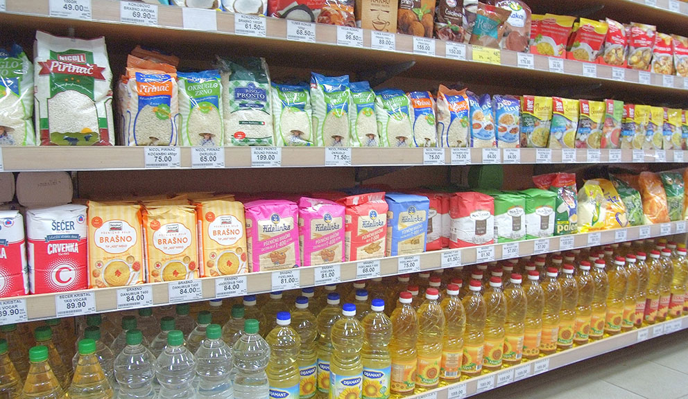 Leskovac: Rafovi puni, povećana potražnja za uljem i šećerom ...