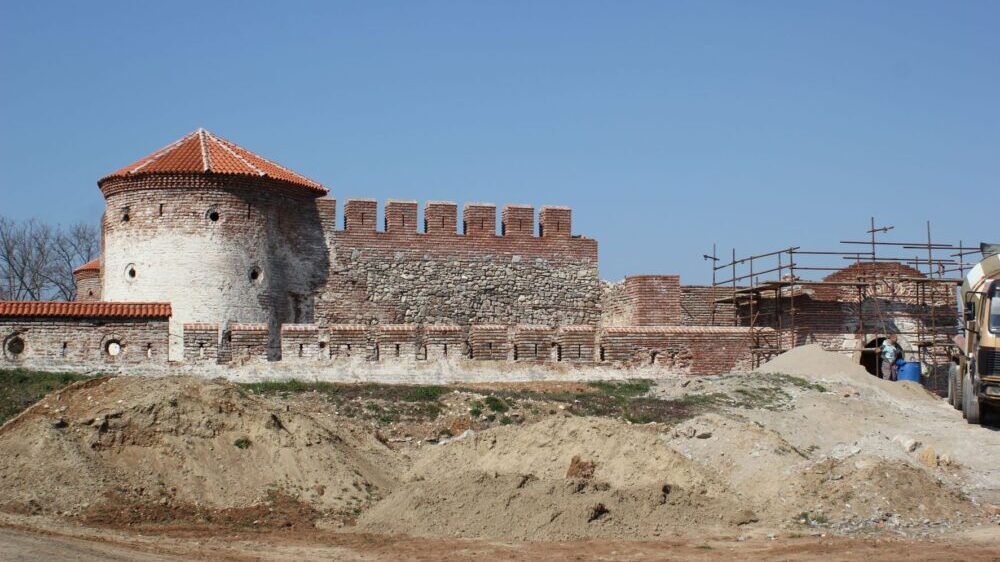 Novi život stare tvrđave na Dunavu u Kladovu: Srednjovekovno utvrđenje ...
