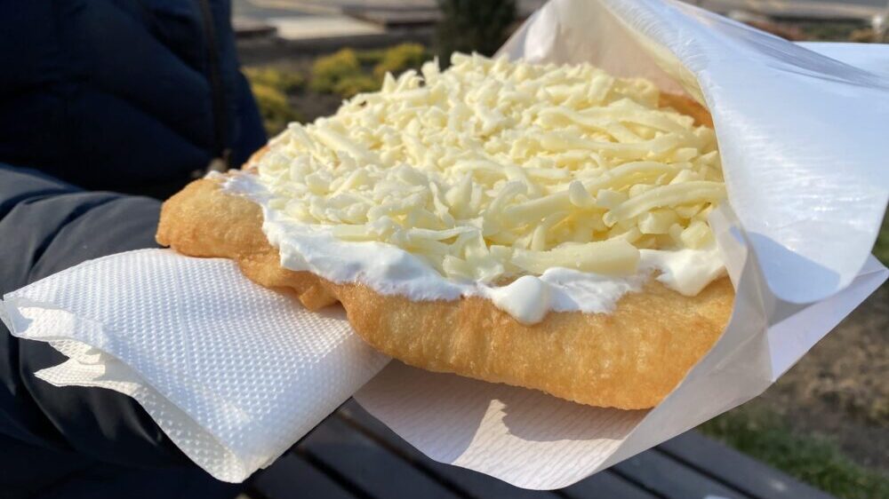 Langoš omiljena poslastica u Vojvodini: Ukusan, mekan i sočan - Recepti ...