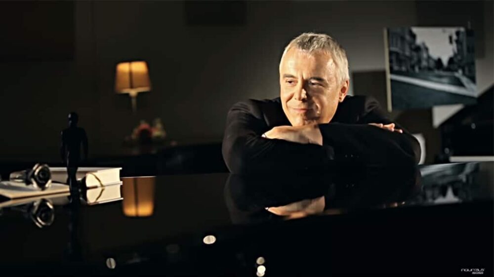 Promocija prvog romana "Mongolske mrlje" kantautora Zorana Predina - Kultura - Dnevni list Danas