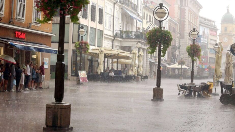 Promena vremena u Hrvatskoj, u Rijeci padao grad - Region - Dnevni list ...
