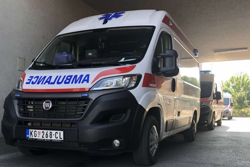 Kragujevac: Hitna pomoć intervenisala zbog saobraćjane nesreće u Vlakči u kojoj su povređeni ...