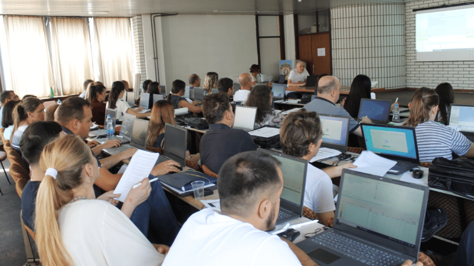 Vranje: Info-centar popisa stanovništva počeo sa radom - Društvo ...