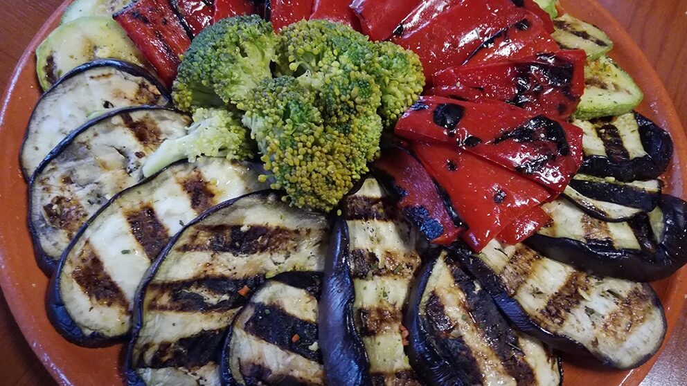 Imam baildi - recept za tursko jelo od plavog patlidžana - Recepti ...