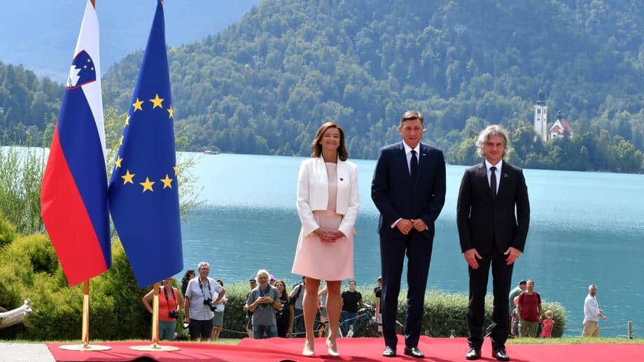 Na Bledu počeo Strateški forum pod nazivom "Vladavina moći ili moć pravila" - Region - Dnevni ...