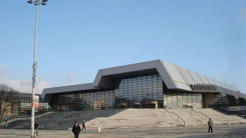 Novi Sad: Počela sezona na zatvorenim bazenima SPENS-a - Društvo ...