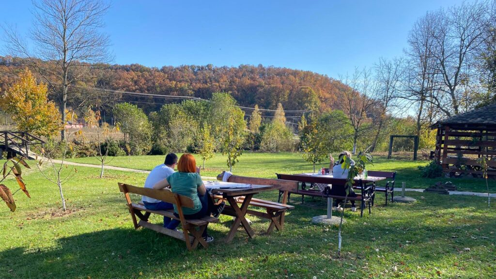 Muzej u prirodi: Selo Markova crkva udaljeno je sat vremena od Beograda ...