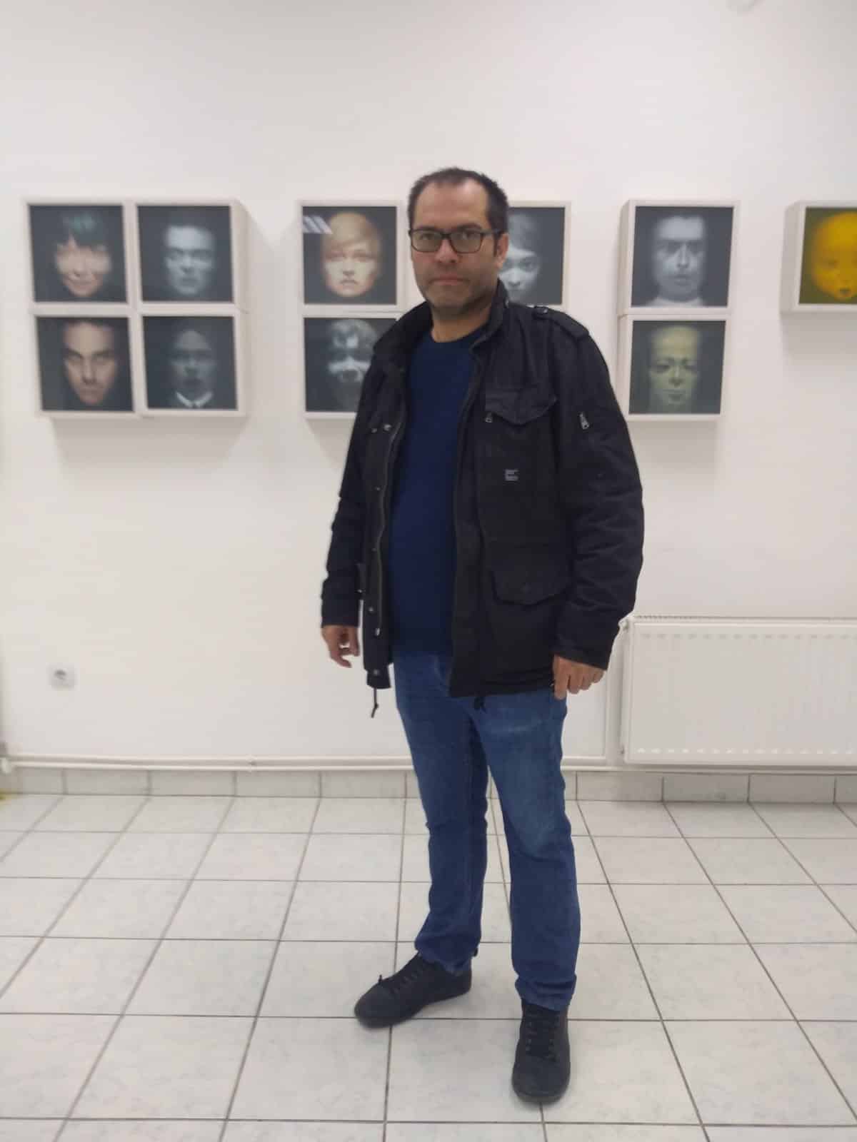 Prva samostalna izložba slikara Saše Marjanovića u rodnom Majdanpeku ...