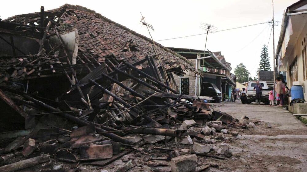 Najmanje 268 poginulih u zemljotresu koji je u ponedeljak pogodio ...
