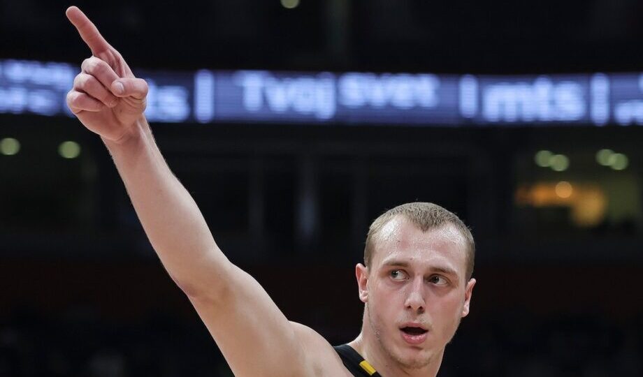 Alen Smailagić nije teže povređen, u ekipi „crno-belih već u sutrašnjem ...