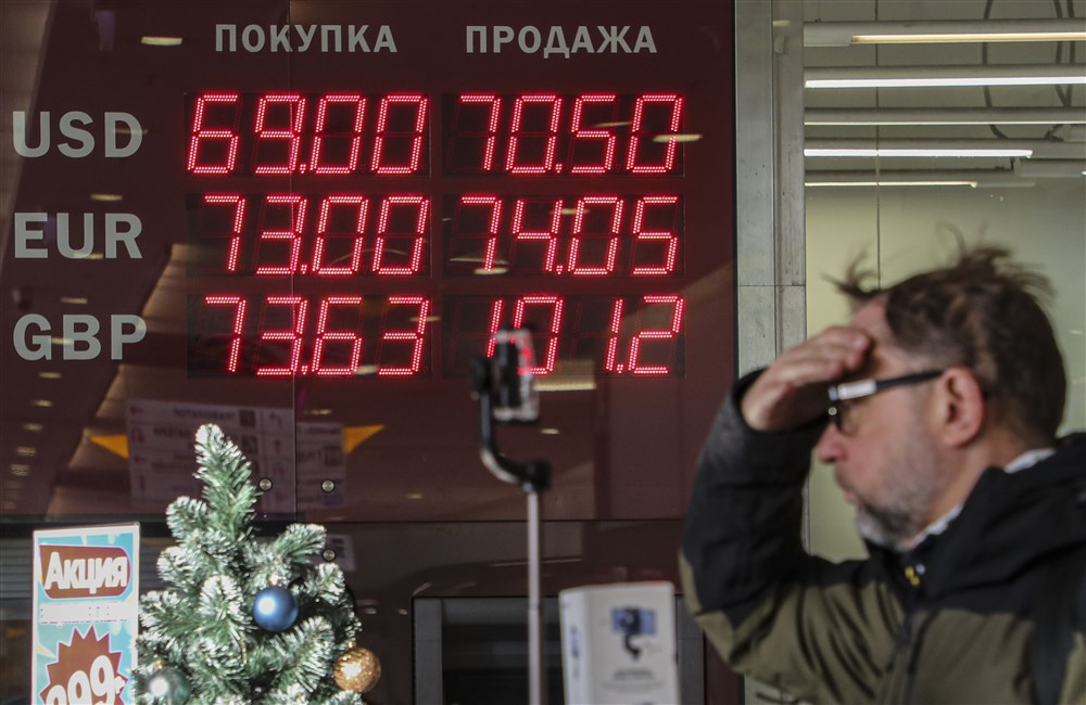 Strmoglavi pad ruske valute: "Da sam Rus hitno bih povukao sve rublje ...