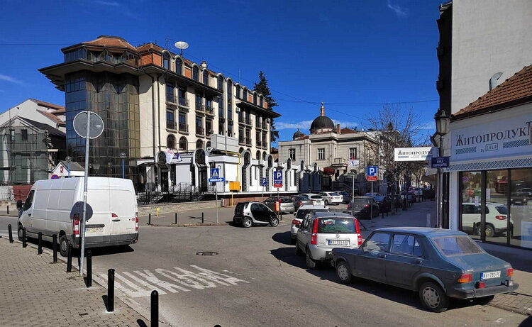 Spomenik grupi „Smak” na Trgu omladine u Kragujevcu - Scena - Dnevni list Danas