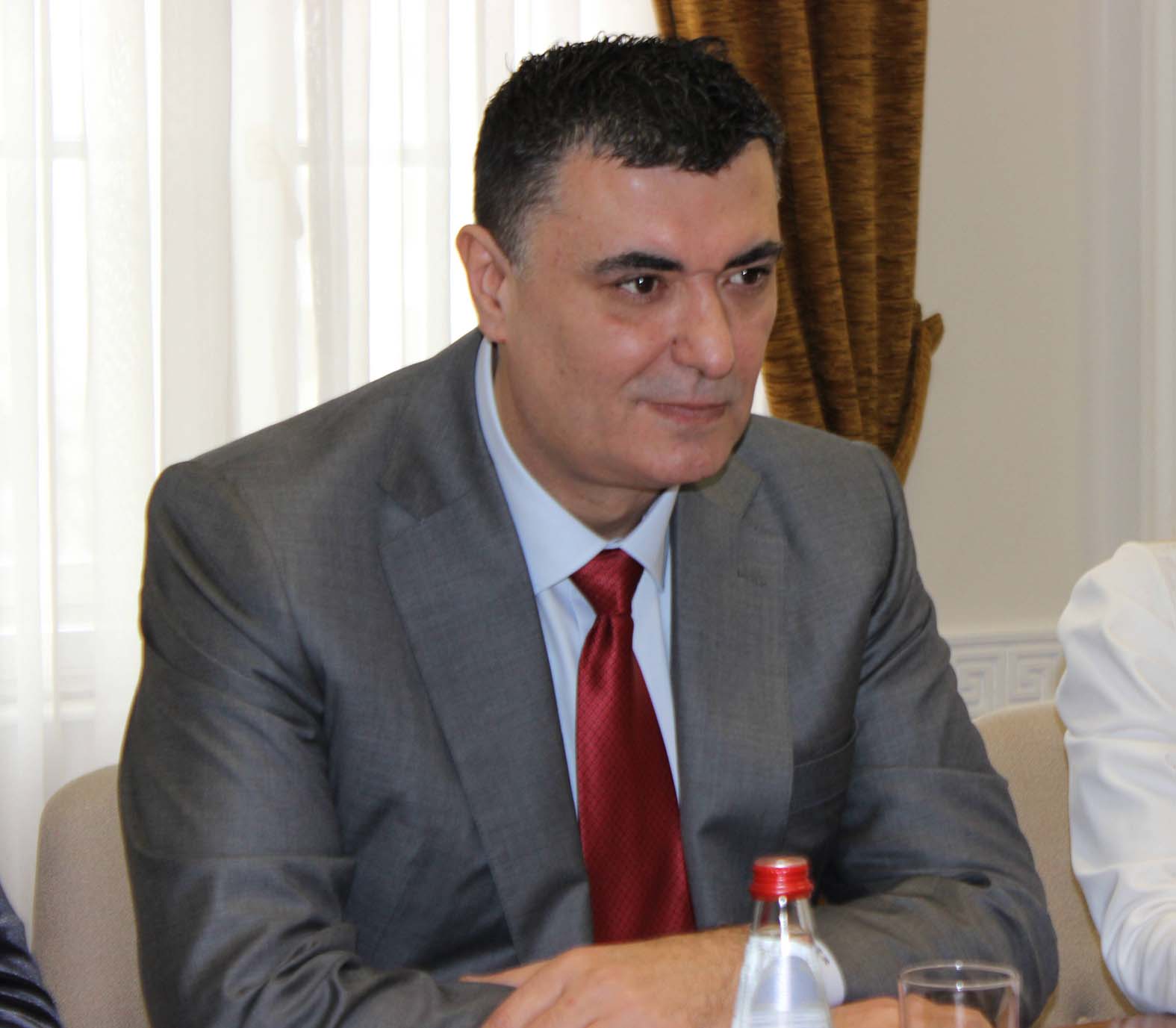 Rade Basta: Zašto Rusija ne vrati Srbiji NIS po ceni po kojoj je ...