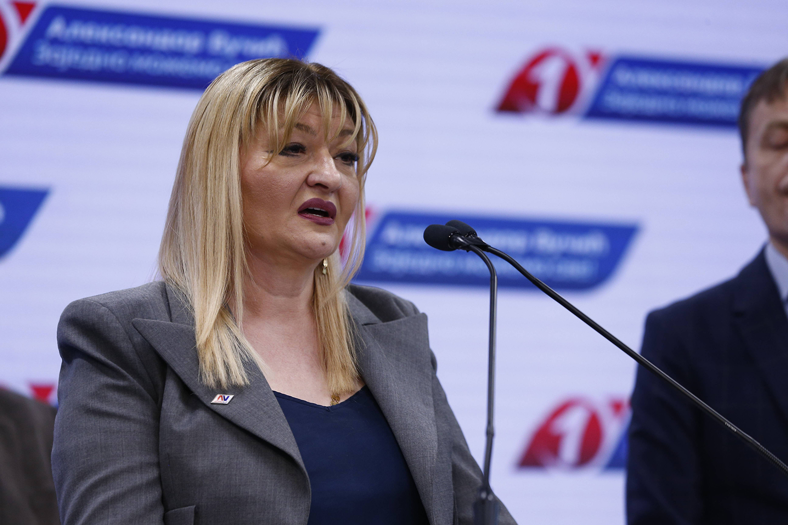 Ko je Vesna Savović, poslanica koja je preletela u SNS - Politika ...