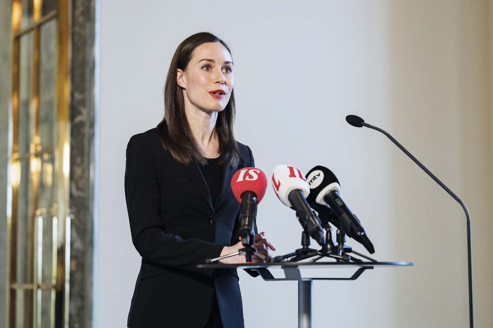 Bivša finska premijerka Sana Marin napustila mesto predsednice ...