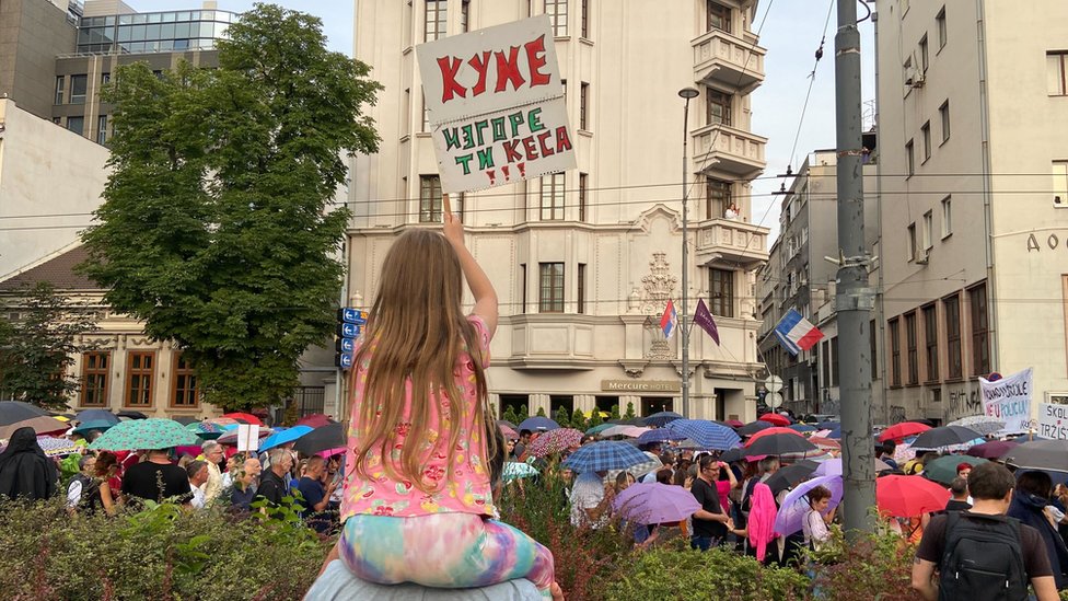 „Srbija protiv nasilja": Šta deca mogu da nauče na protestima - BBC ...