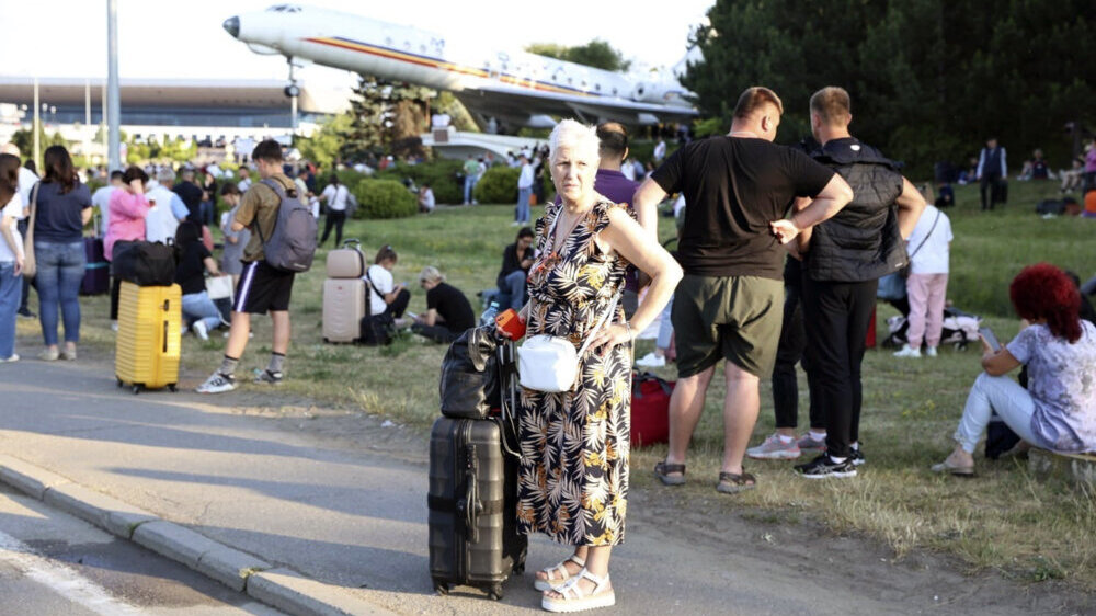 Dvoje ljudi ubijeno na aerodromu u Kišinjevu, napadač priveden - Svet ...