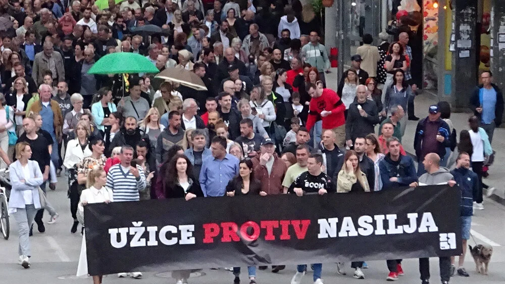 "Ponesite pištaljke i transparente": Protest "Užice protiv nasilja" 29 ...