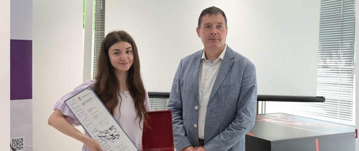 Nagrada "Novica Tadić" Andreji Kargačin za “Slobodne dane Elene ...