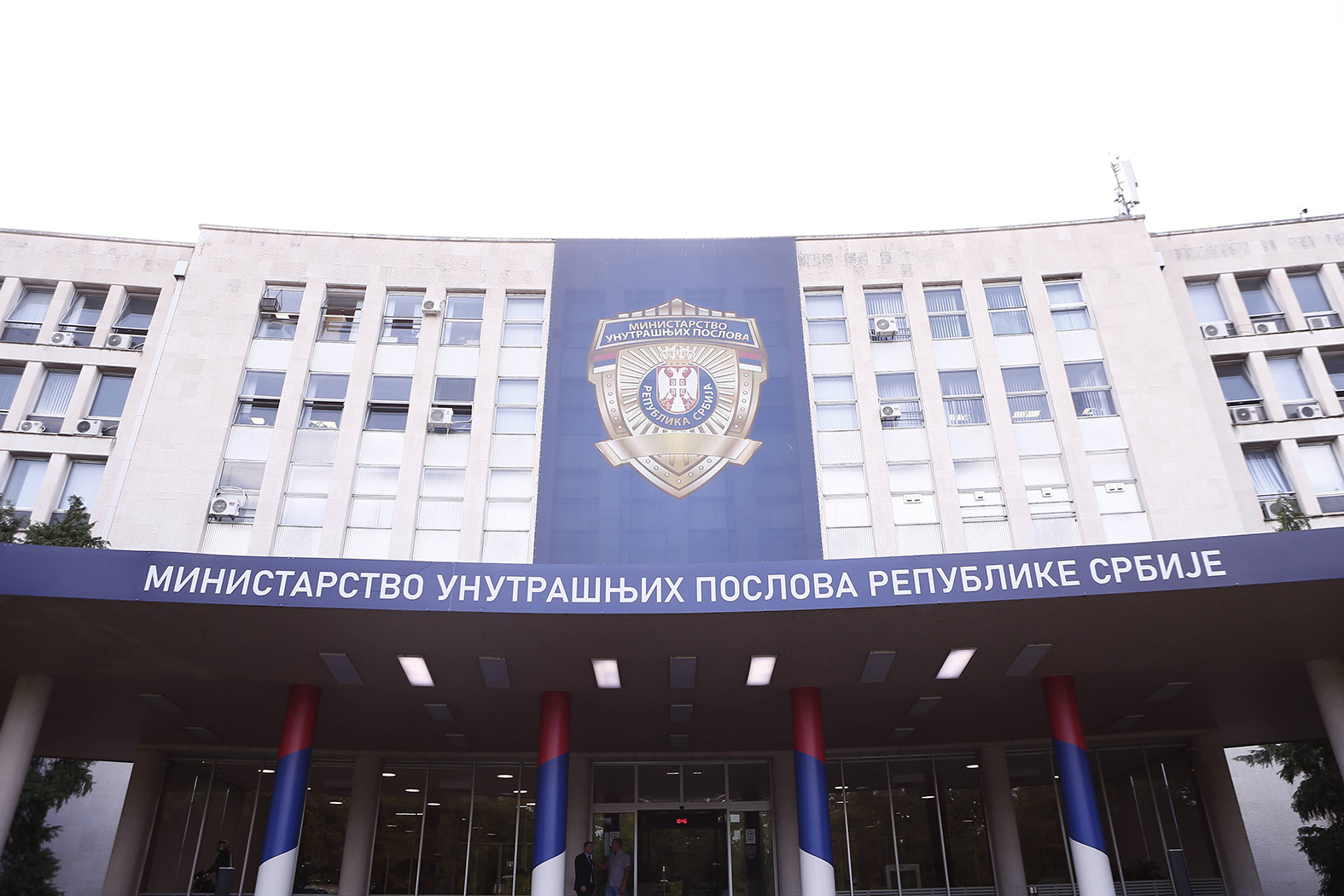 MUP objasnio zašto su upali u romsko naselje u Ulici Vuka Vrčevića ...