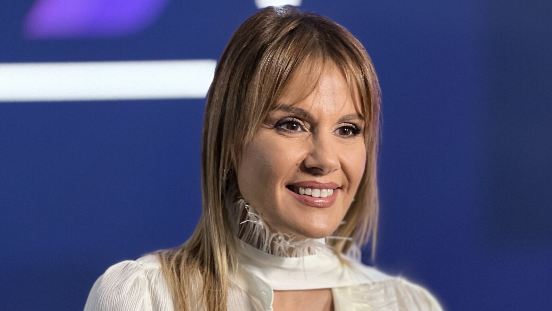 Voditeljki televizije Nova Maji Nikolić uručena nagrada za najbolju ...