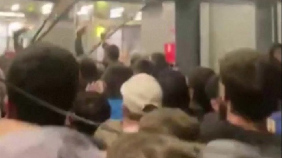 Izrael i Palestinci: Antiizraelski demonstranti upali na aerodrom u Rusiji, opkolili avione ...