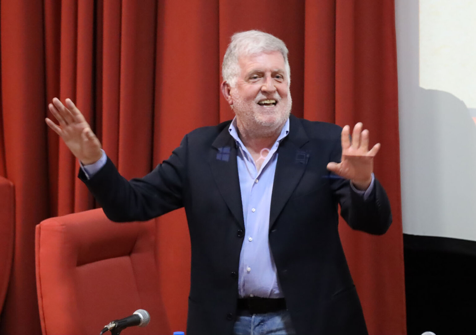 Čovek koji uvek zna šta treba da kaže: Ko je Petar Peca Popović, jedan ...