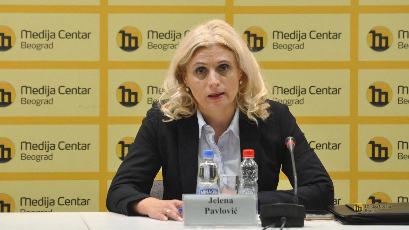 Poslanica Jelena Pavlović napustila pokret Mi - snaga naroda - Politika ...