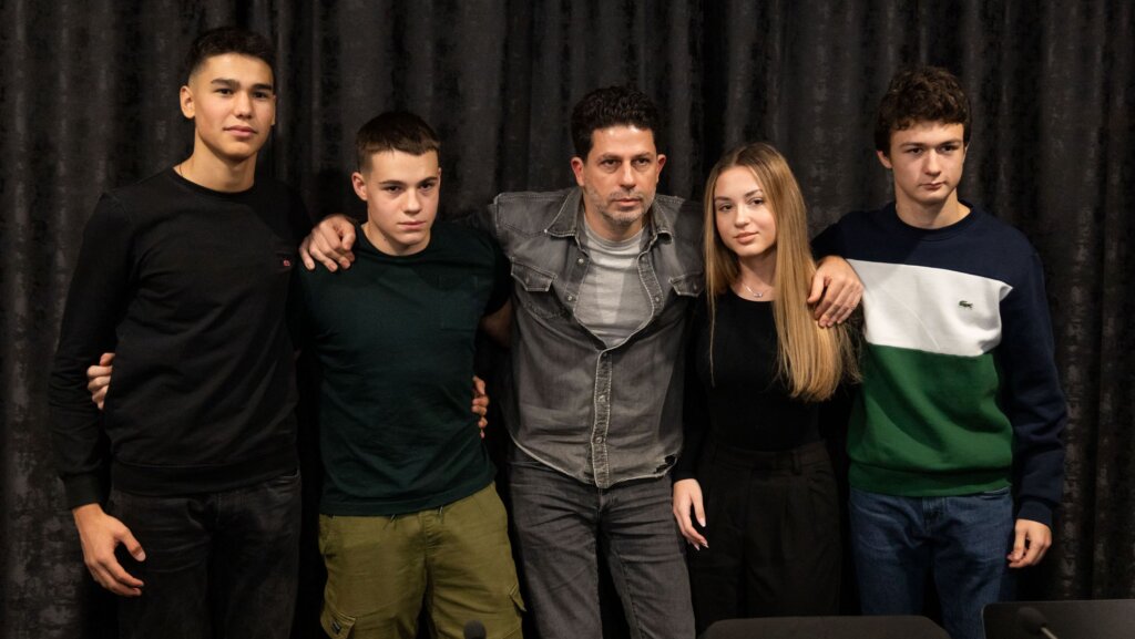 Slika mladosti koja nije vidljiva u ovom društvu: Film „Lost Country ...