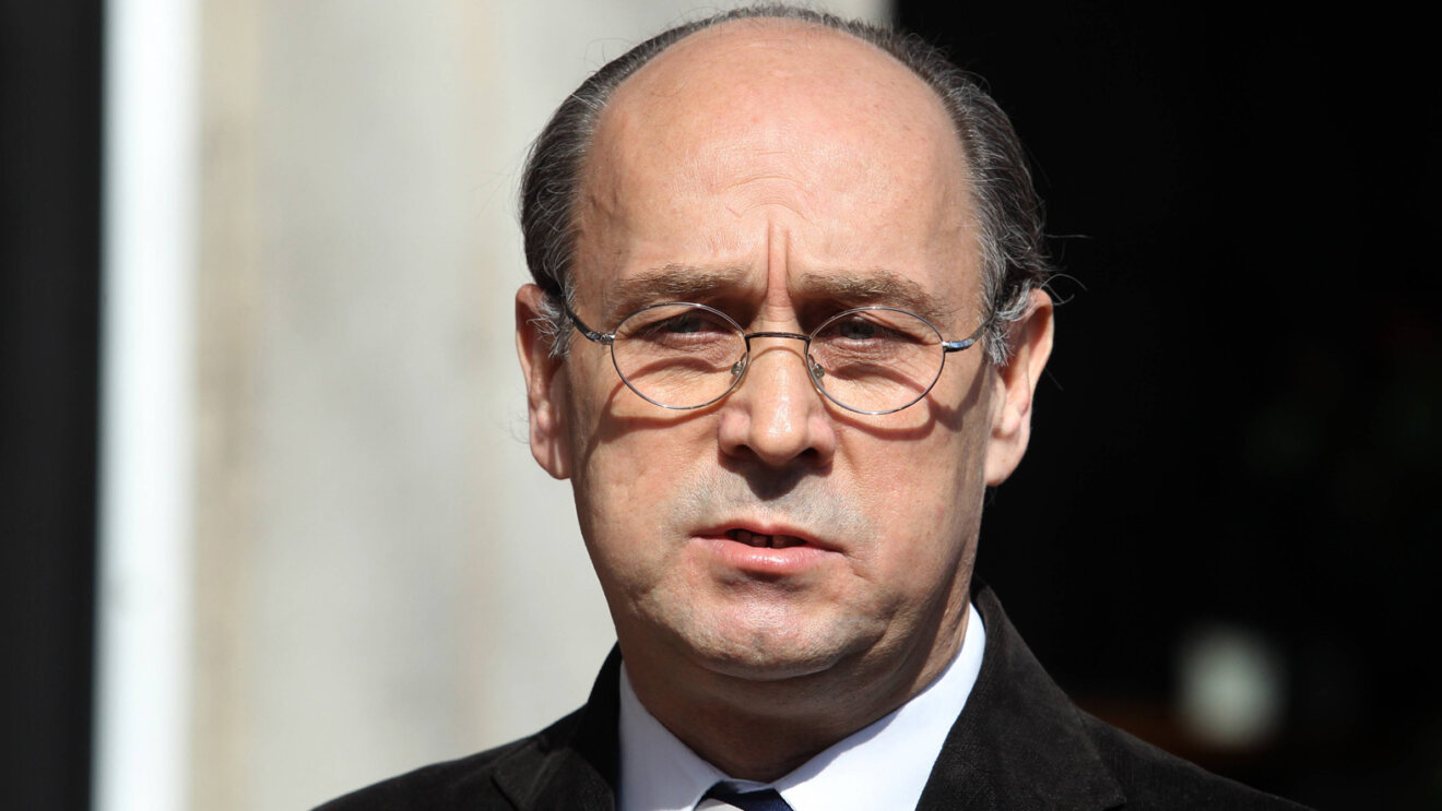 Šta znači to što ministar Bratina traži da se zaposleni u RTS-u ...