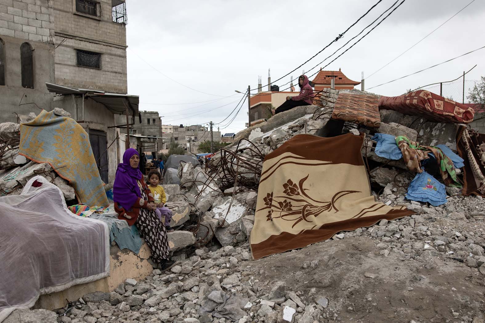 Hamas najavio brz odgovor na predlog za pauze u borbama - Svet - Dnevni ...