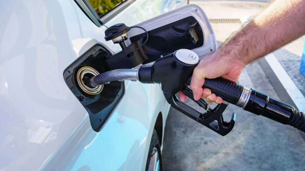 Od danas veće akcize na gorivo, alkohol, kafu i cagarete u Srbiji - Ekonomija - Dnevni list Danas