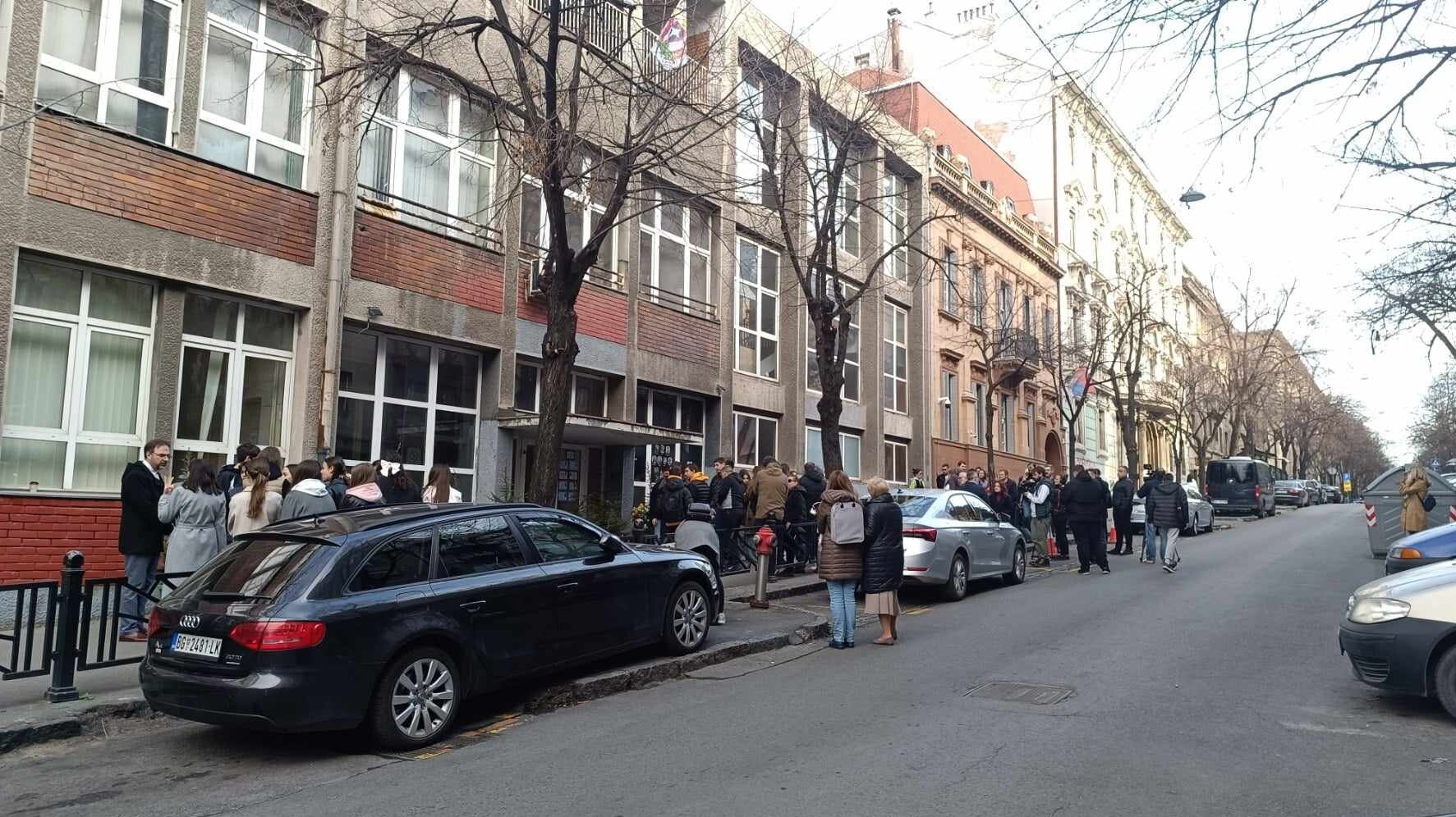 Porodice dece ubijene u "Ribnikaru" više nemaju status svedoka - Društvo - Dnevni list Danas