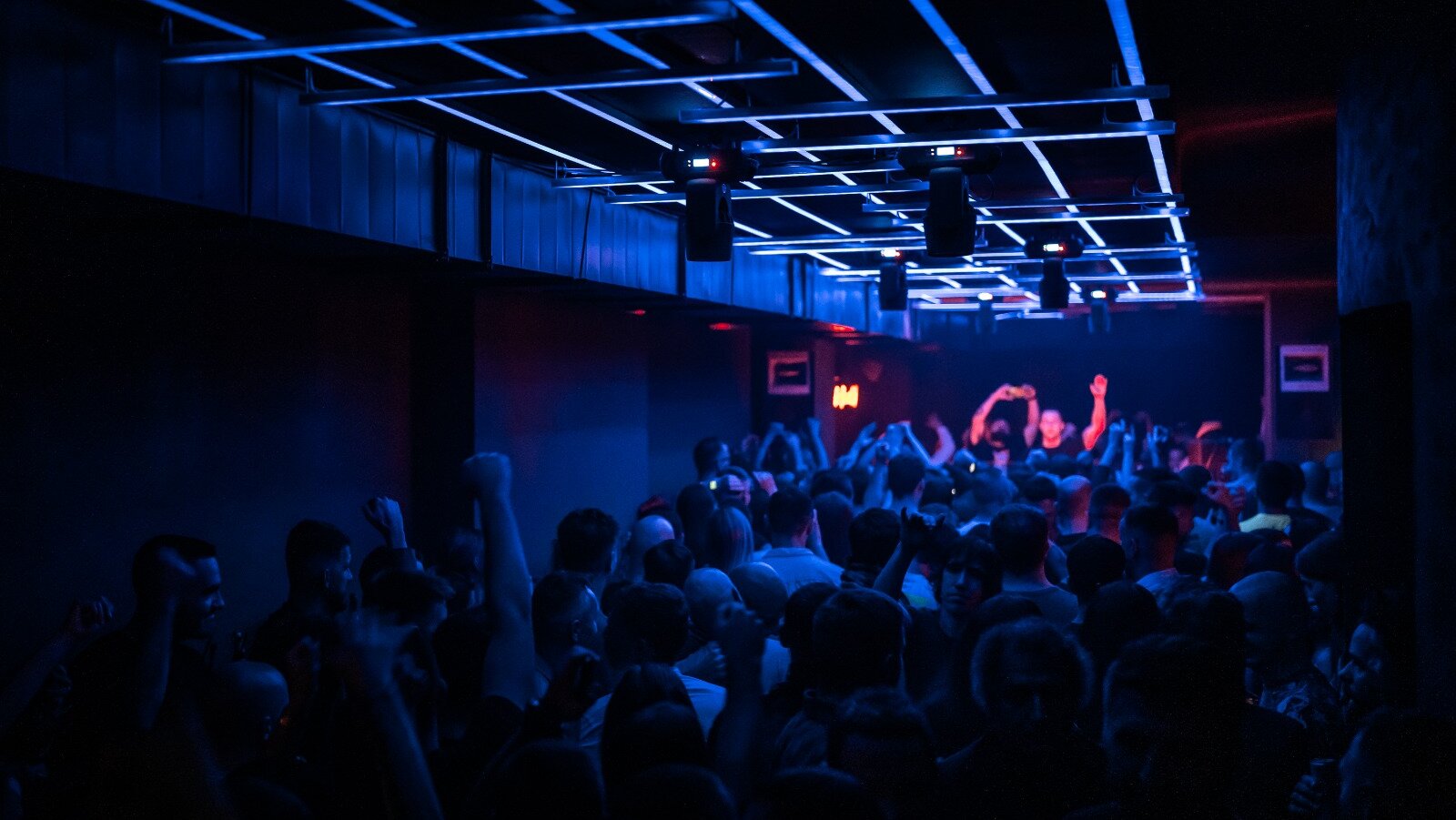 Mart u beogradskom klubu Kult predvode Valentino Kanzyani, Pablo Bozzi ...