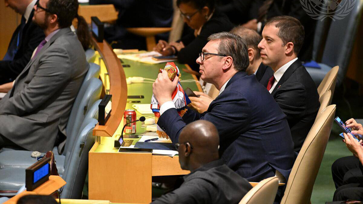 Koje pravne posledice će Rezolucija o genocidu u Srebrenici doneti Srbiji? - Društvo - Dnevni ...