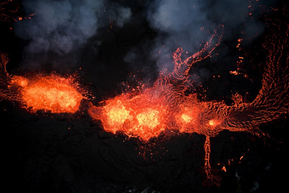 Nova erupcija vulkana na Islandu – lava letela 50 metara uvis - Svet ...
