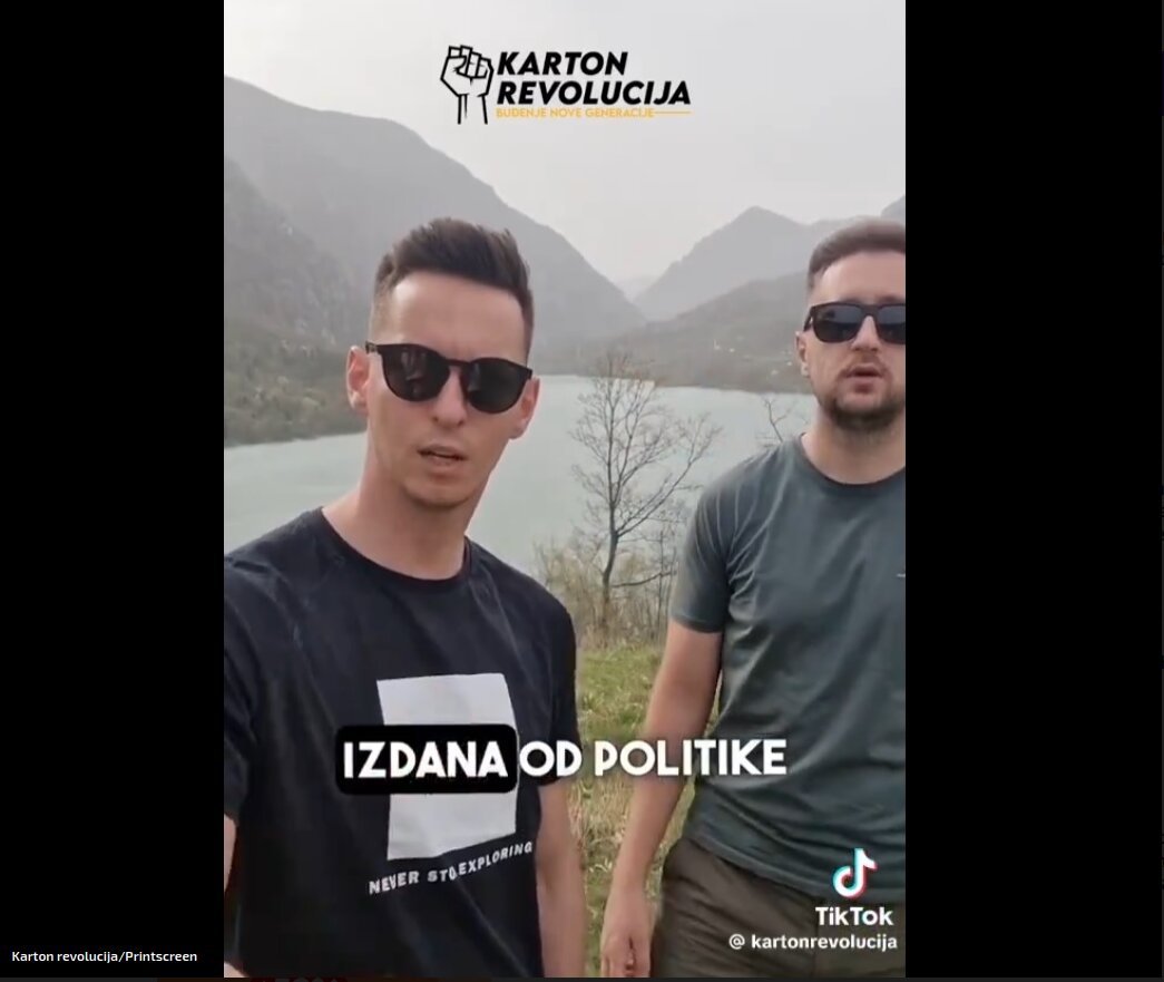 Momci iz BiH održali „javni čas“: Umesto u Srebrenicu ulagano u vile u ...