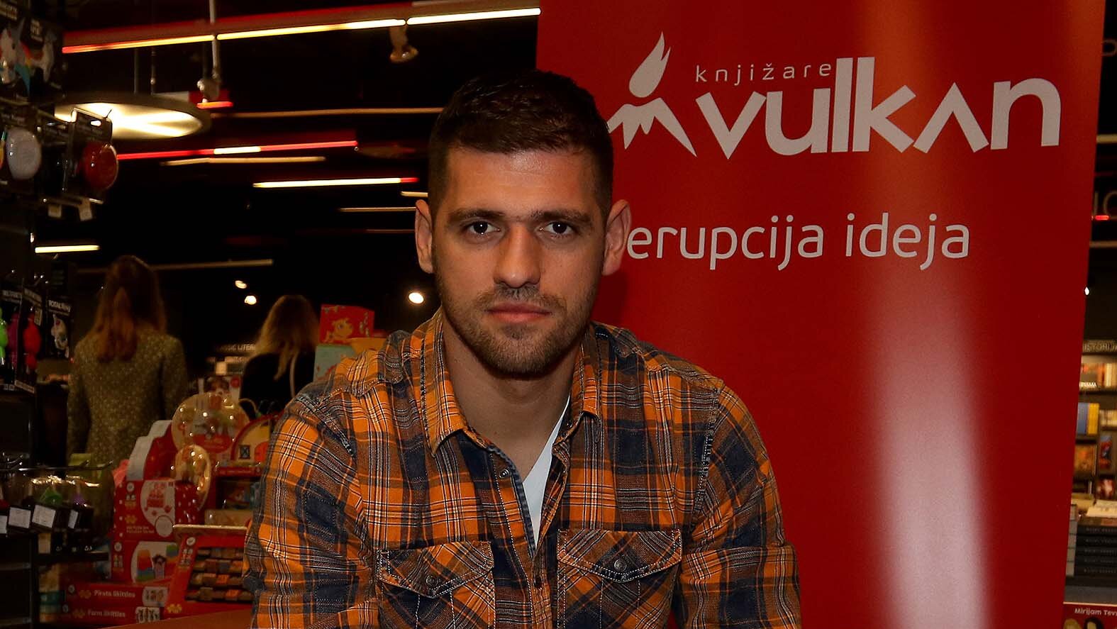 Novosadski kik-bokser Nenad Pagonis sproveden u tužilaštvo na ...