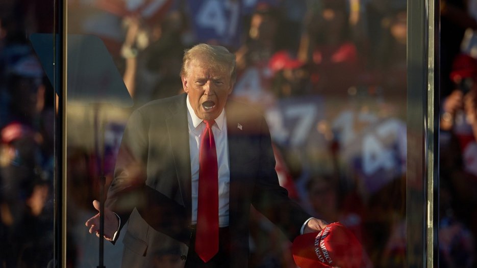 Spominje i vojsku: Šta to predviđa Donald Tramp na dan izbora? (VIDEO ...