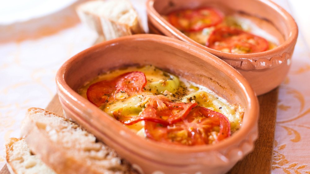 Bujurdi - recept za topljeni sir sa maslinovim uljem i paradajzom koji ...