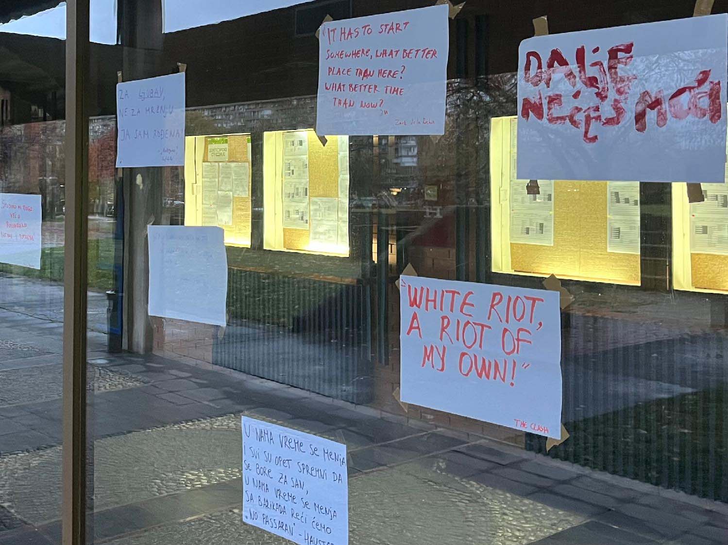 Studenti FDU: Fakultet će biti u blokadi do ispunjenja svih zahteva - Društvo - Dnevni list Danas