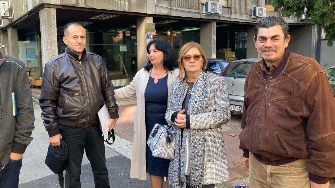 "Staće nam škole draga moja Slavice, dragi Miloše i dragi Siniša ...